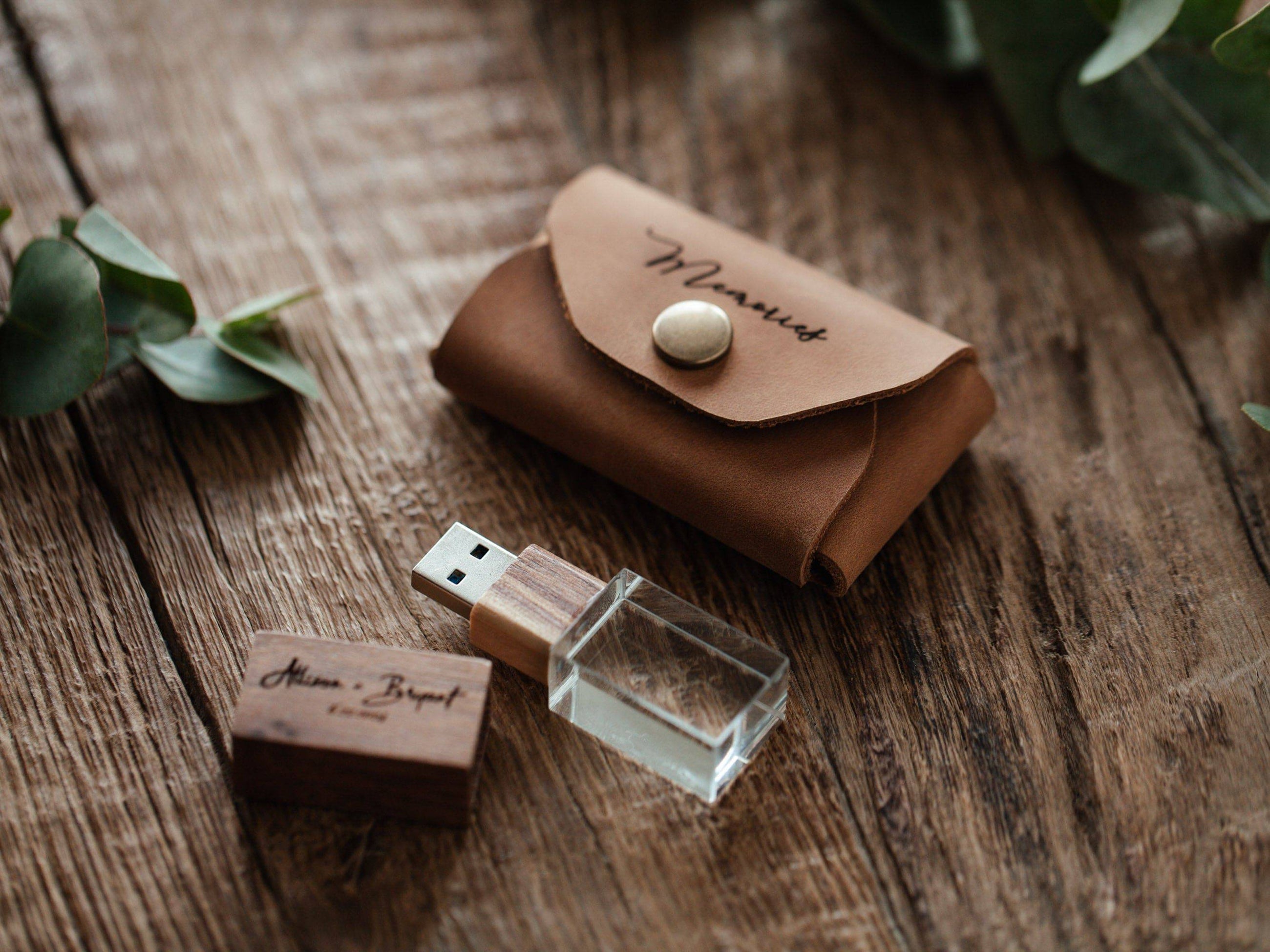 Leather USB Flash Drive Envelope with Personalized Engraving | NZHANDICRAFT